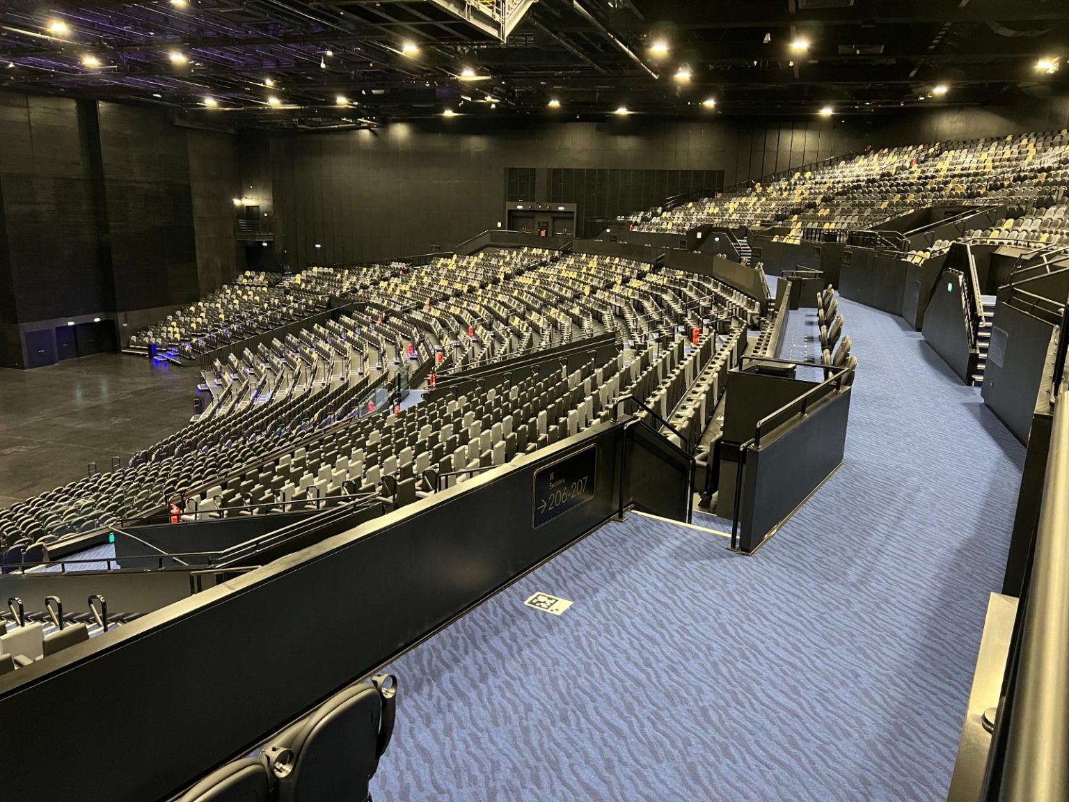 The Londoner Arena | Versatile Arena Construction on the 22nd floor